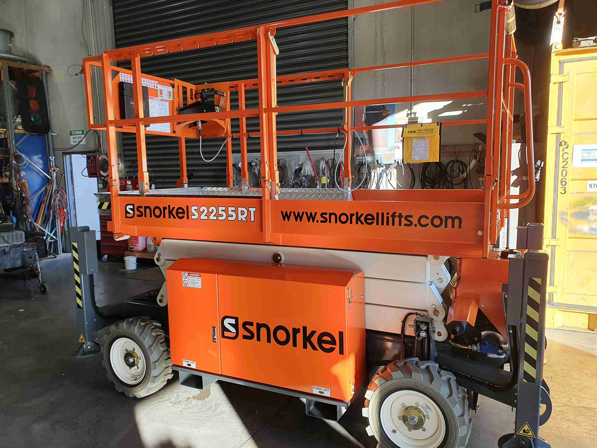 22ft 4WD Rough Terrain Diesel Scissor Lift for Hire – Auslift Equipment